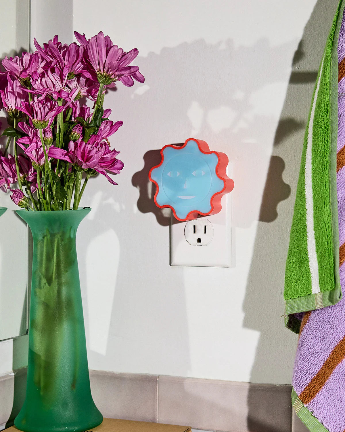 Red & Blue Everybody Night Light – Mochi Kids